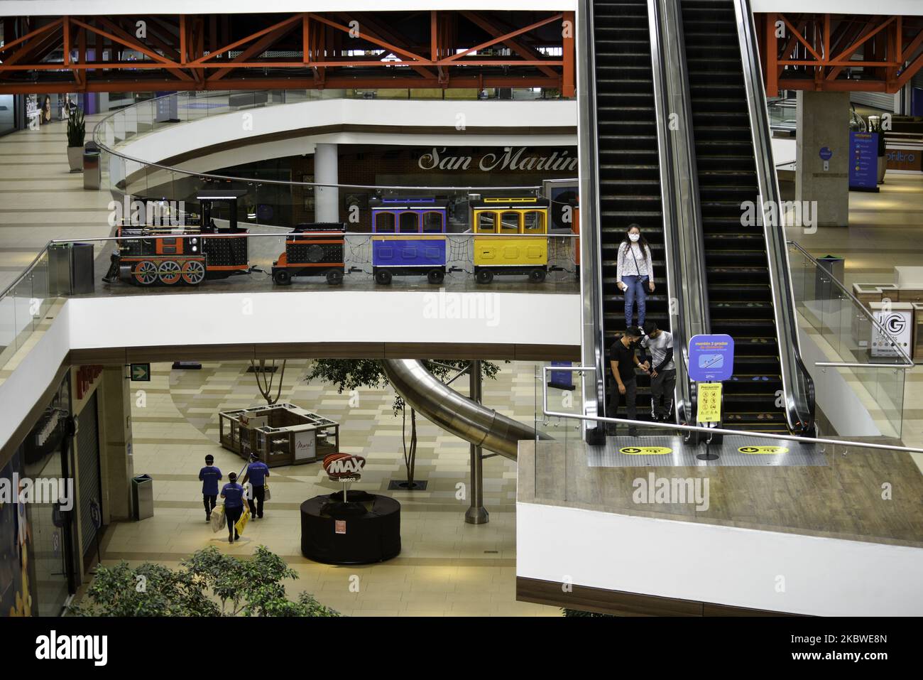 Naranjo mall hi-res stock photography and images - Alamy