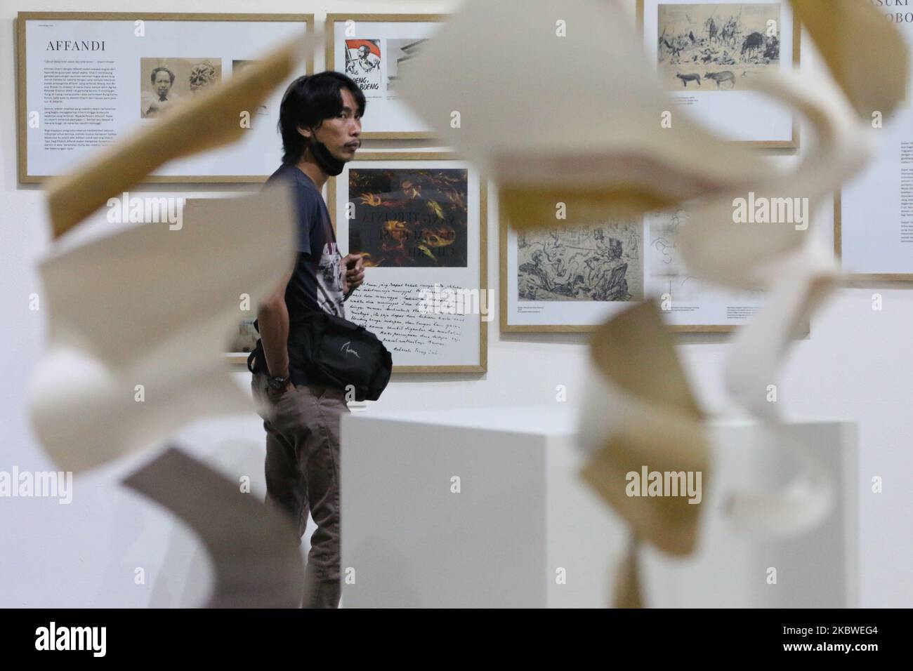 Jakarta, Indonesia. 03rd Nov, 2022. Visitors among Chairil Anwar's ...