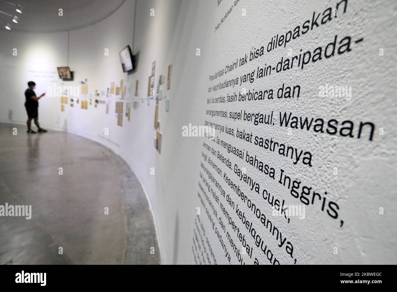 Jakarta, Indonesia. 03rd Nov, 2022. Visitors among Chairil Anwar's ...