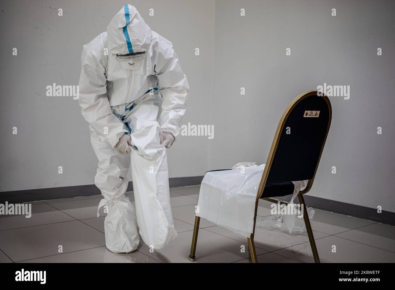 Medical team prepare for swab test process. South Jakarta Health ...