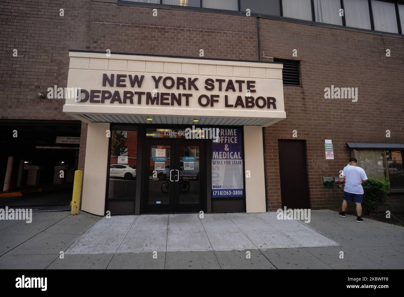 Flushing queens sign hi-res stock photography and images - Alamy