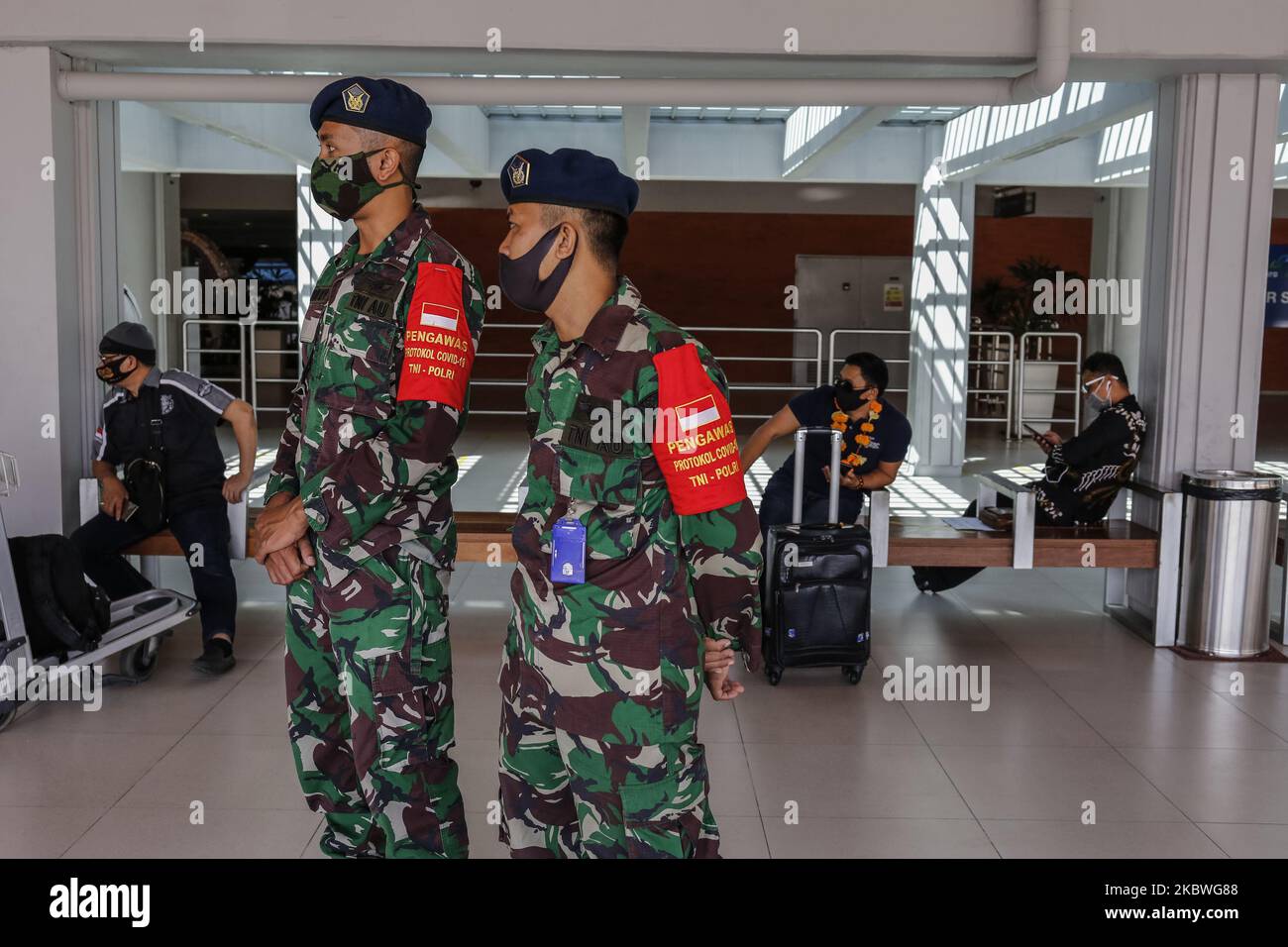 Indonesian army guards hi-res stock photography and images - Alamy