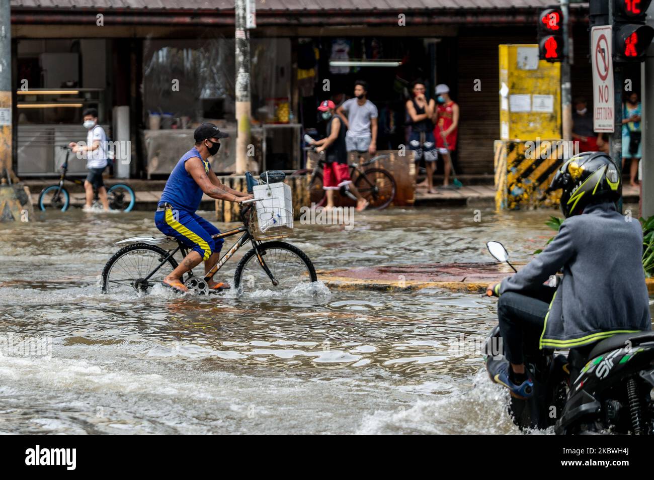 Flood in manila philippines in hi-res stock photography and images - Alamy