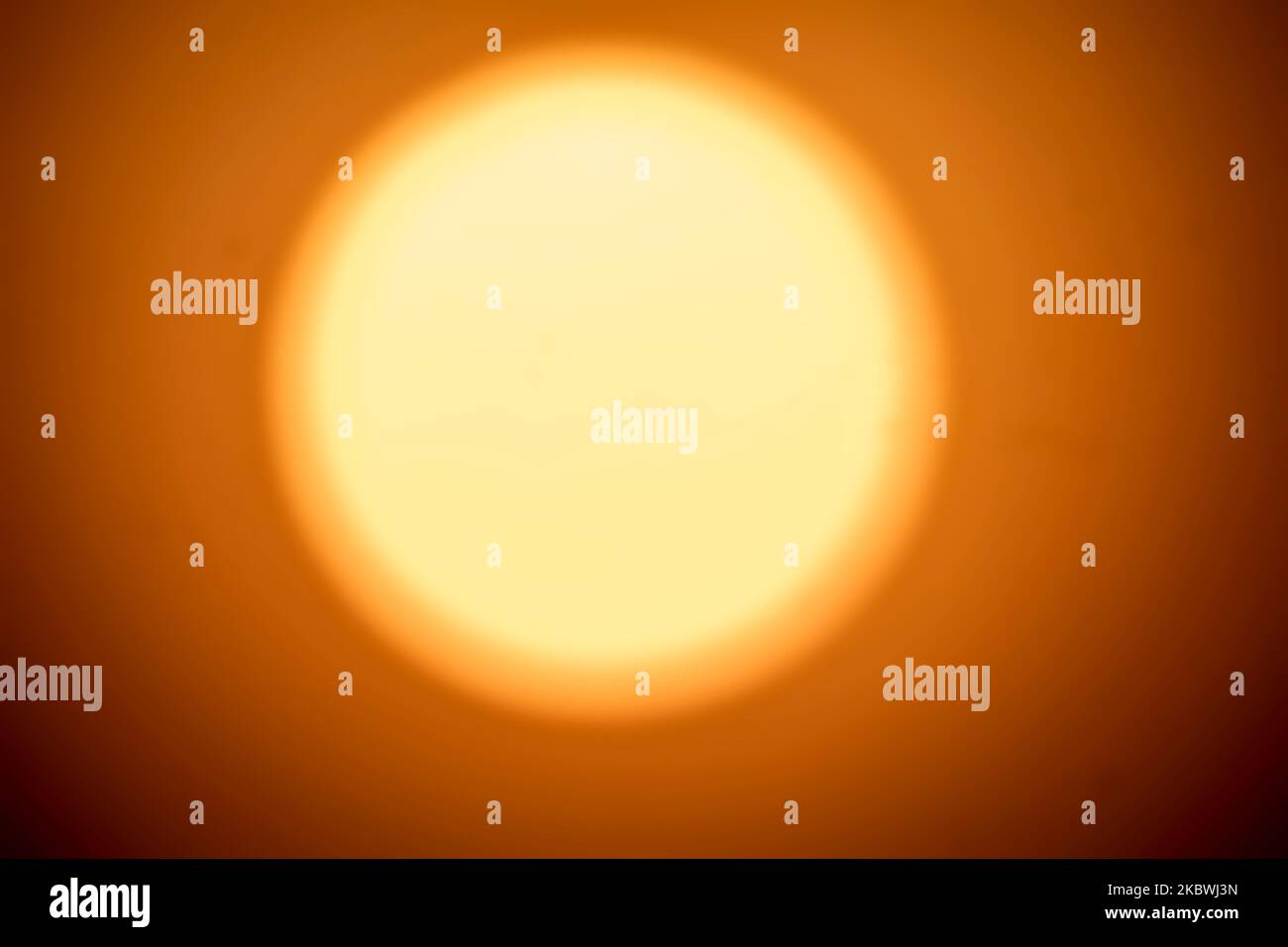 blur sunrise, Blurred Sunrise Background, sunlight with sunflare and ...