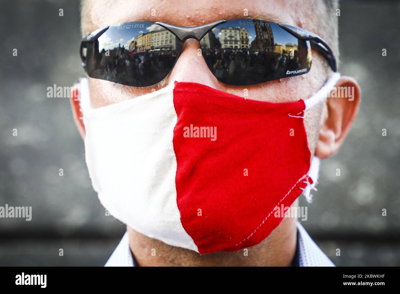 Patriotic colours face mask hi-res stock photography and images - Alamy