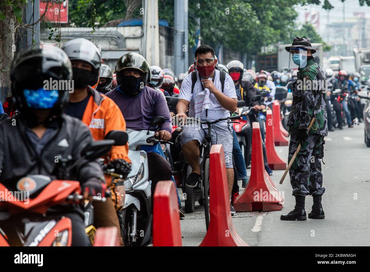 Trains and buses hi-res stock photography and images - Alamy