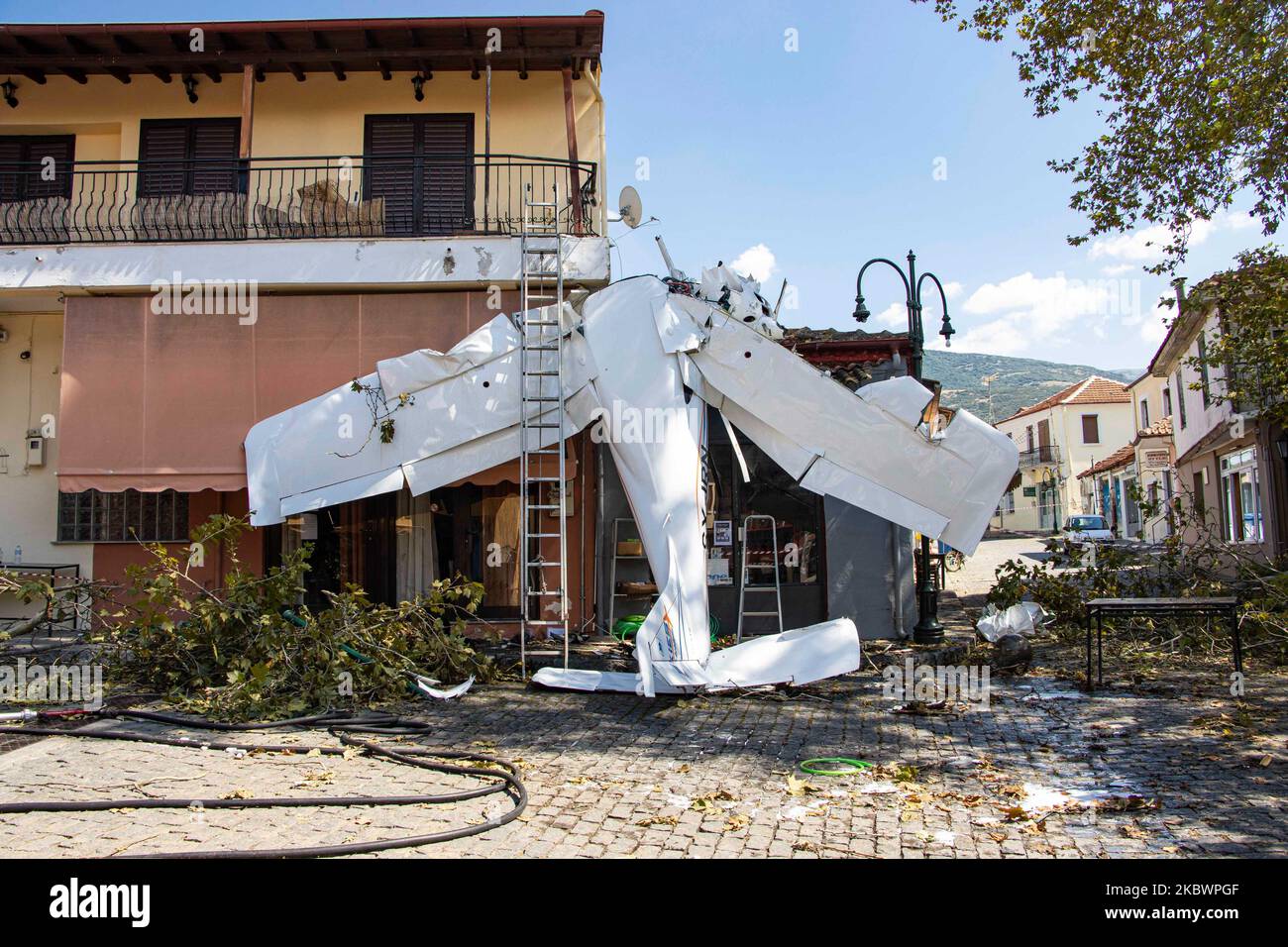 A small light aircraft of general aviation had an accident as it ...