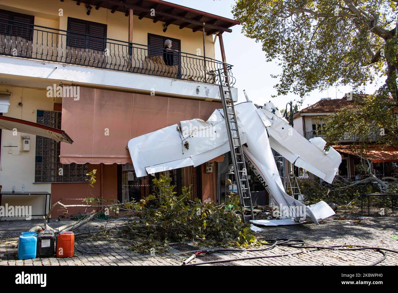 A small light aircraft of general aviation had an accident as it ...