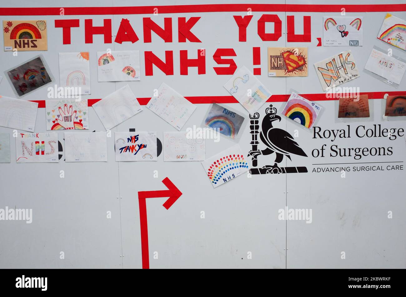 Rainbow drawings and messages of support for the National Health ...