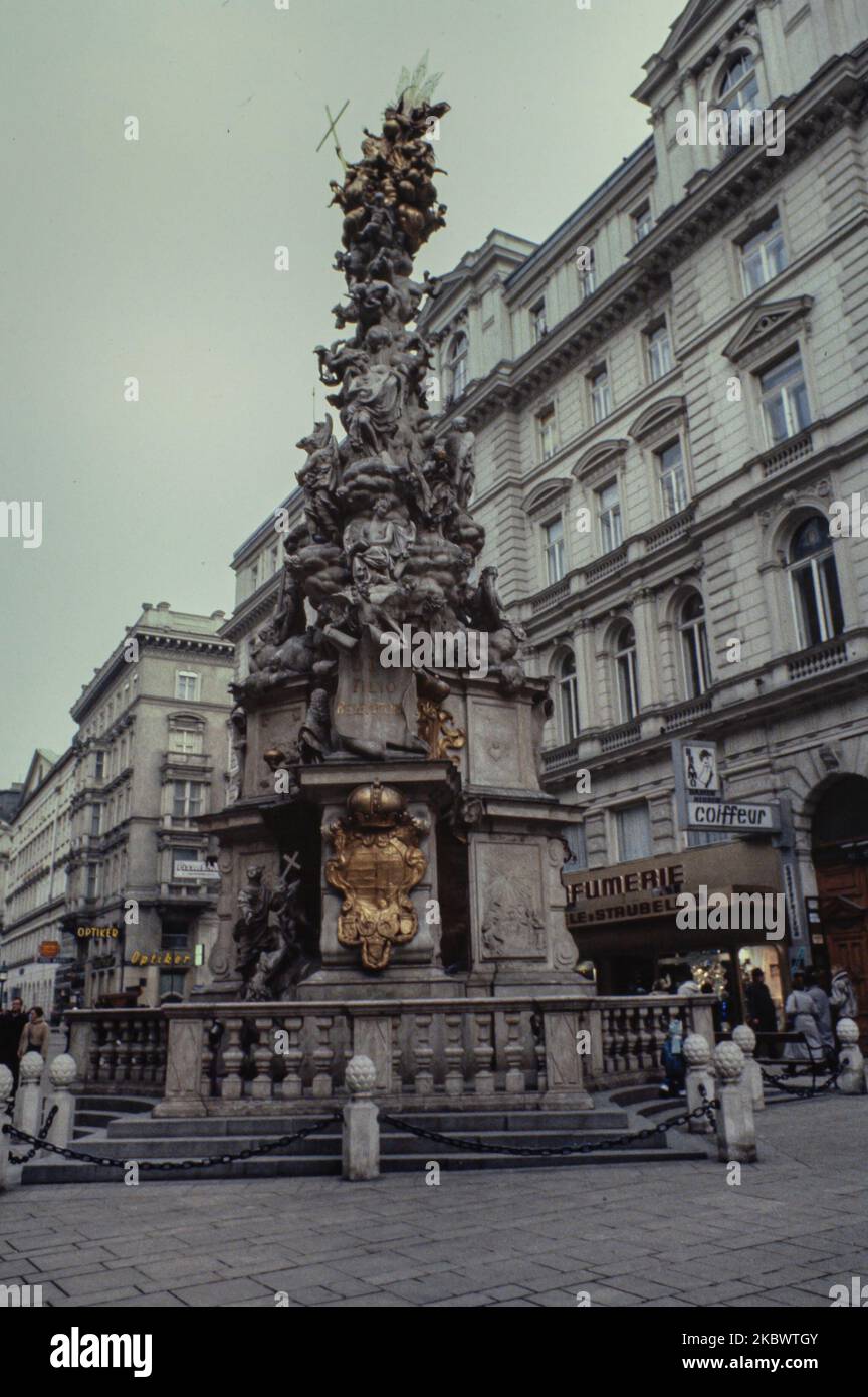 London, United Kingdom may 1979: London street view scene in 70s Stock ...