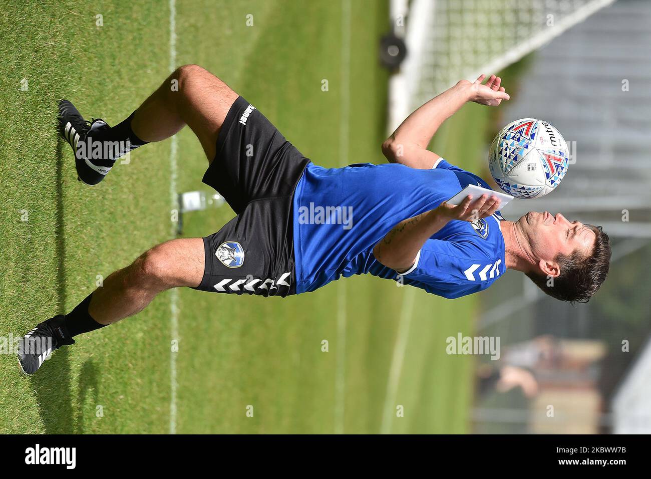 Oldham athletic head coach harry kewell hi-res stock photography and ...