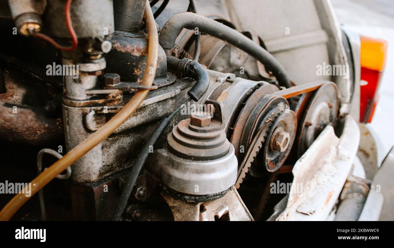 An engine from an old vintage car Stock Photo - Alamy