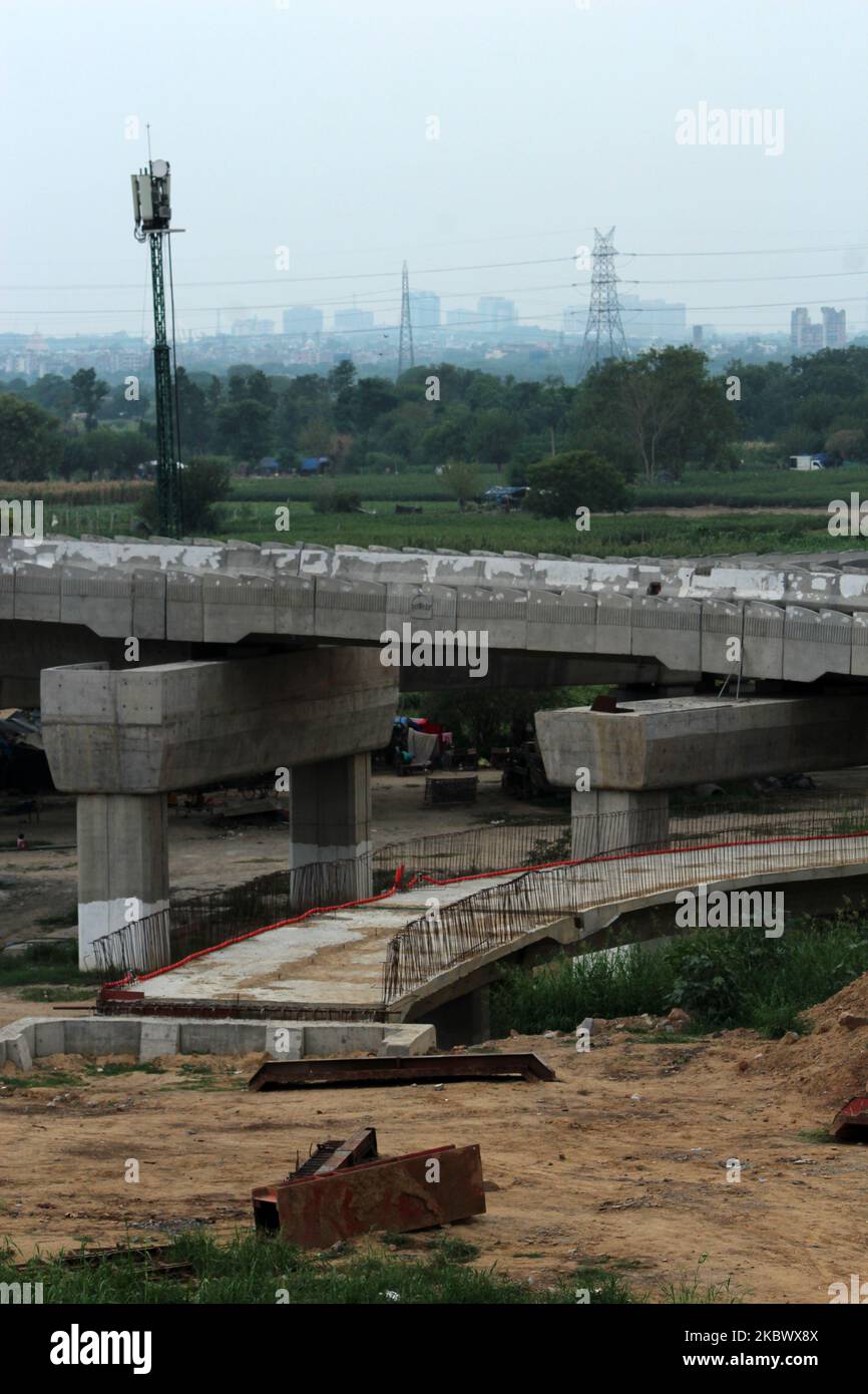 Noida link road hi-res stock photography and images - Alamy