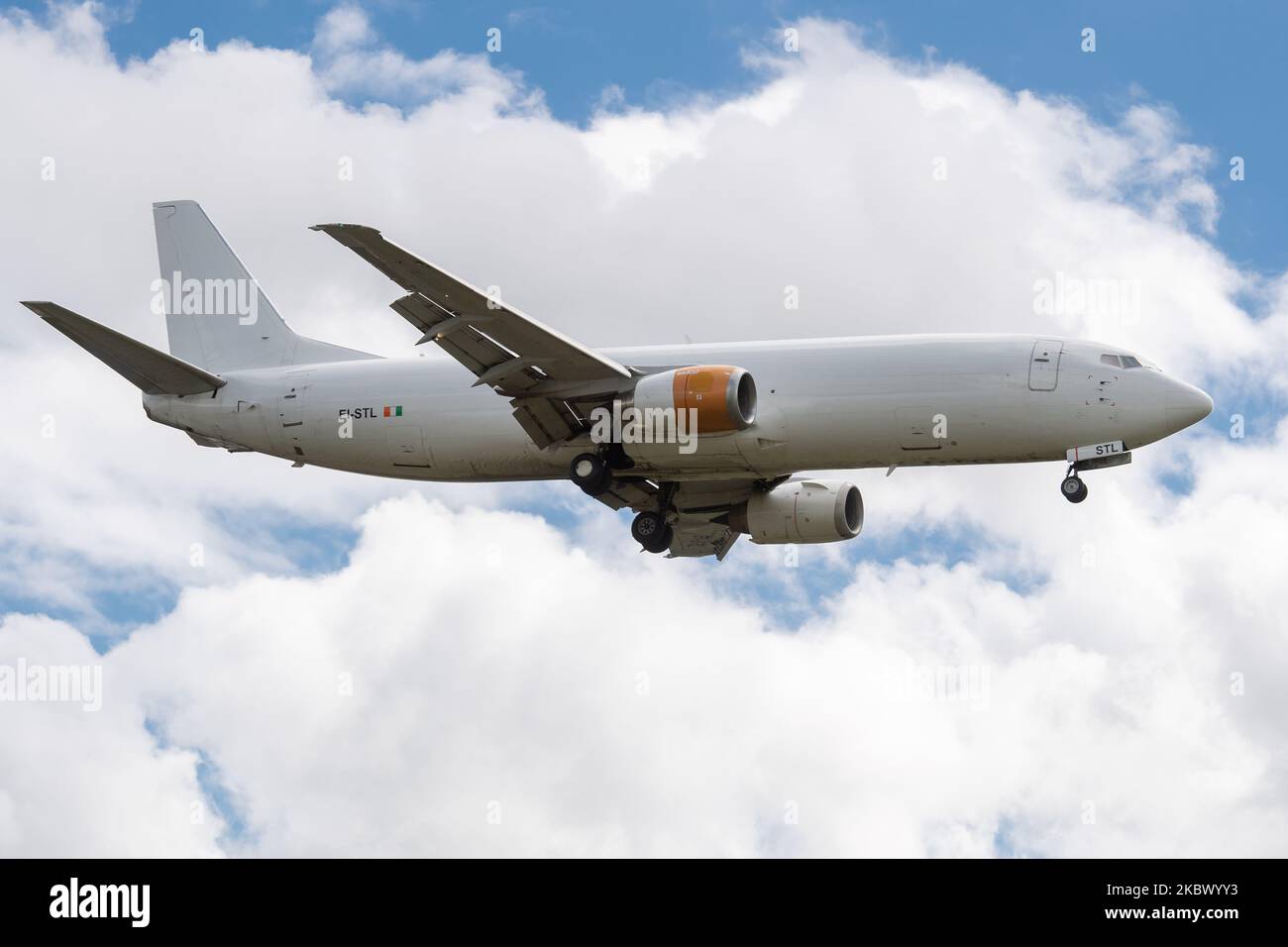 Ei stl boeing 737 42c sf hi-res stock photography and images - Alamy