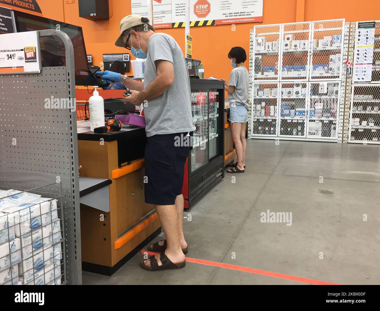 Self checkout hardware hi-res stock photography and images - Alamy