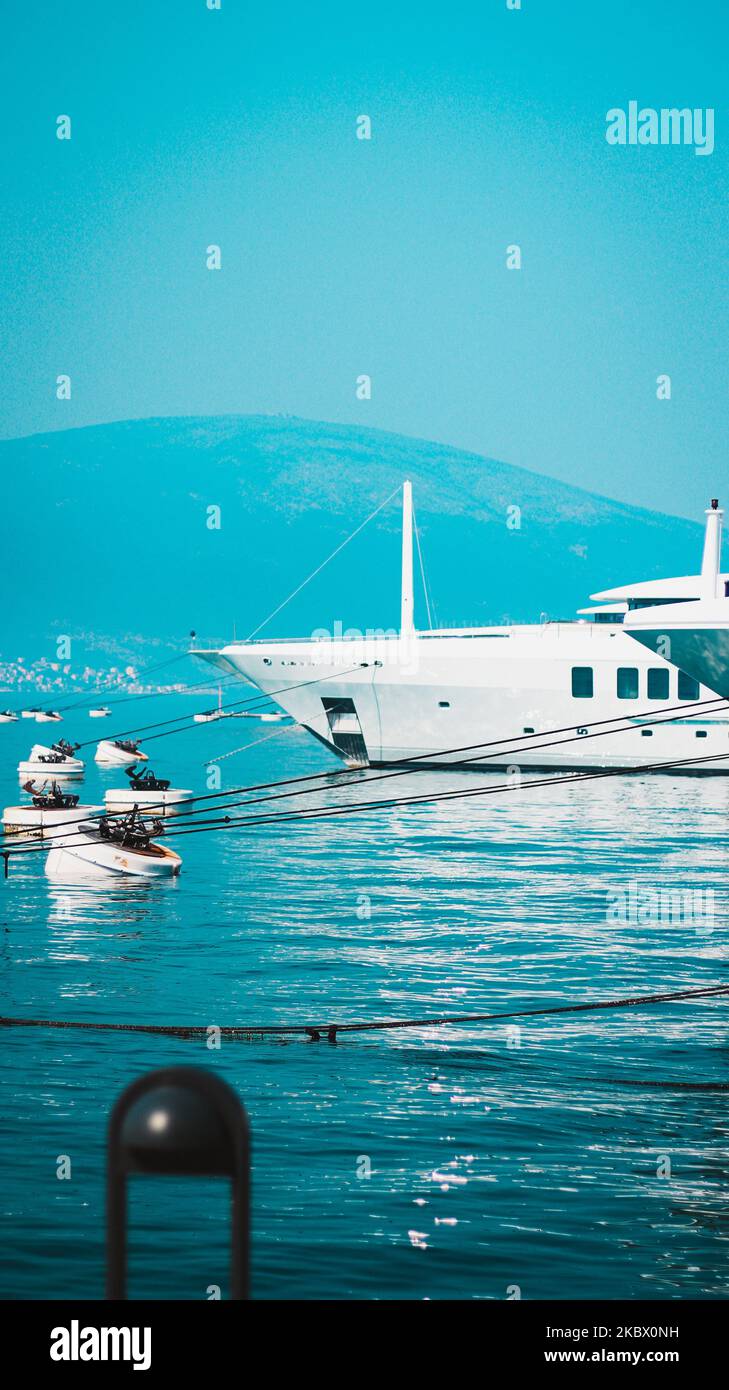 Shot sailing yacht boat nose hi-res stock photography and images - Alamy