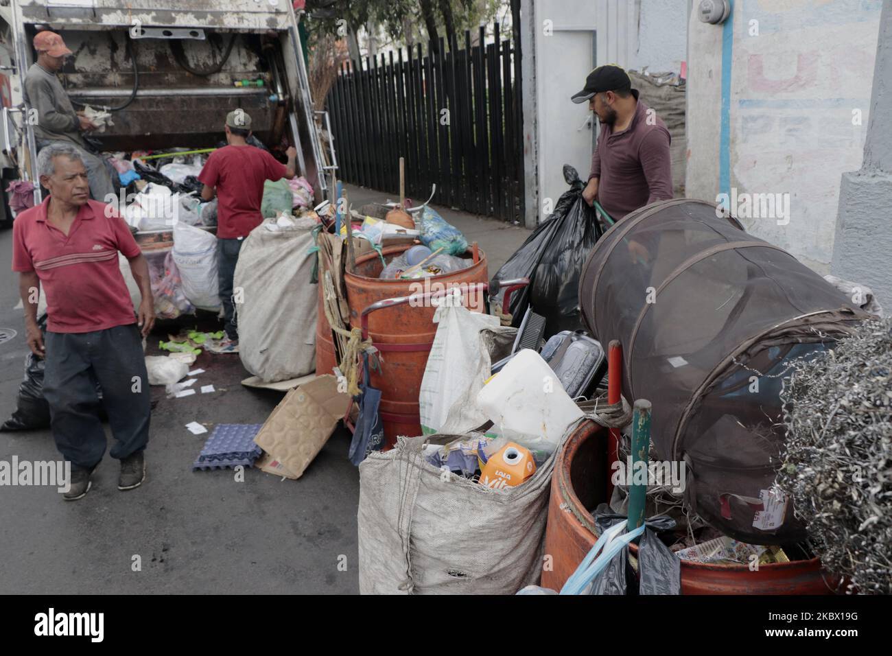 Mexico city dump truck hi-res stock photography and images - Alamy