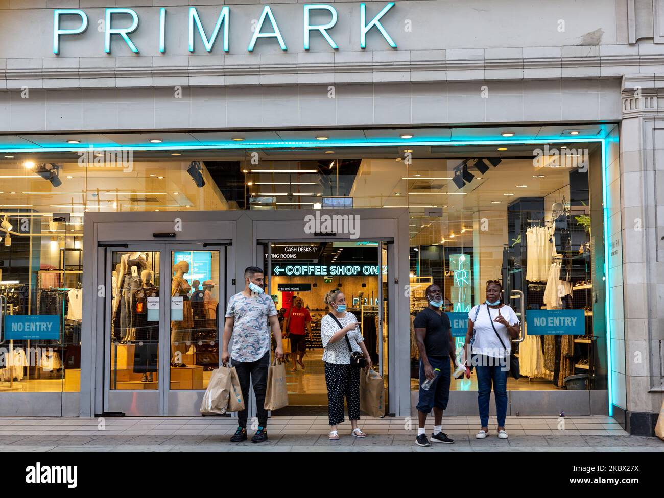 Primark shop window hi-res stock photography and images - Alamy