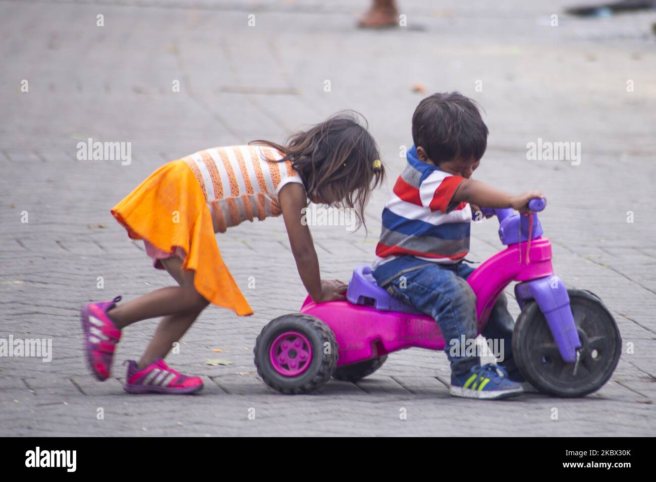 Indigenous embera children hi-res stock photography and images - Alamy
