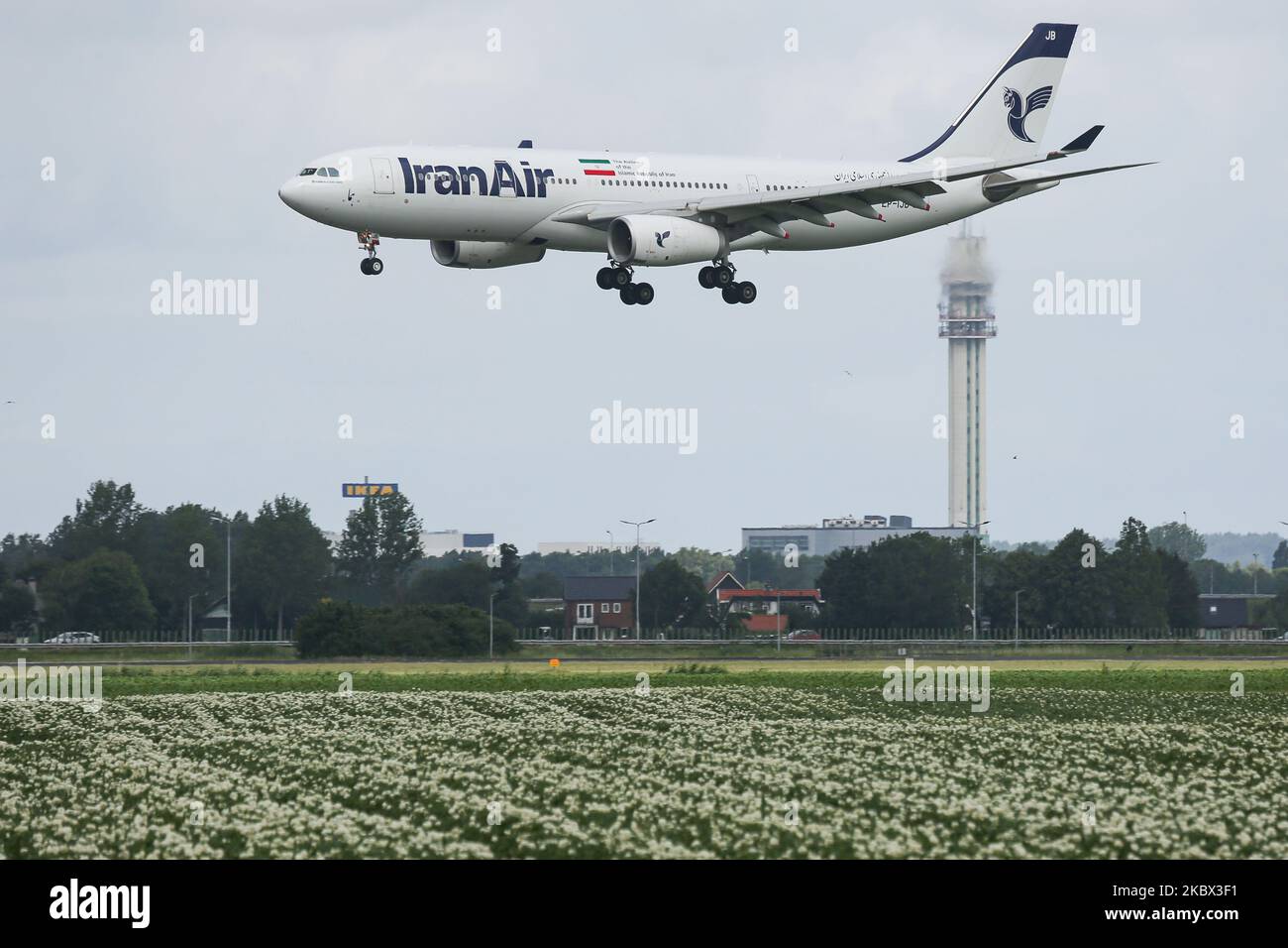 Airbus a330 with winglets hi-res stock photography and images - Alamy