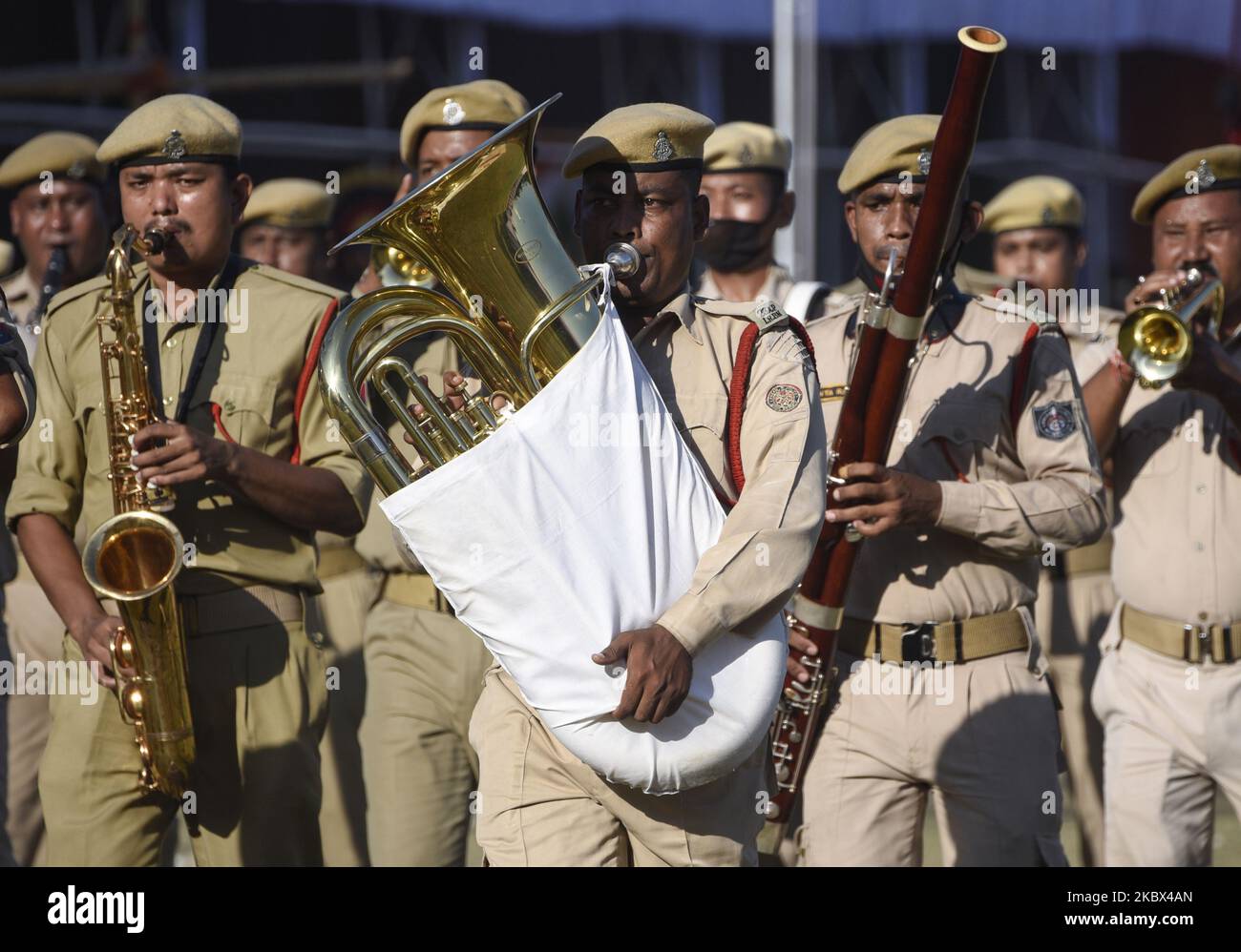 Indian paramilitary soldiers wearing mask during the full dress ...
