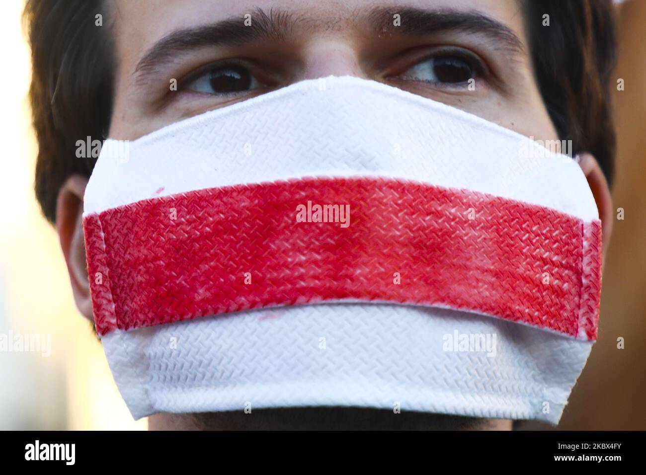 Patriotic colours face mask hi-res stock photography and images - Alamy