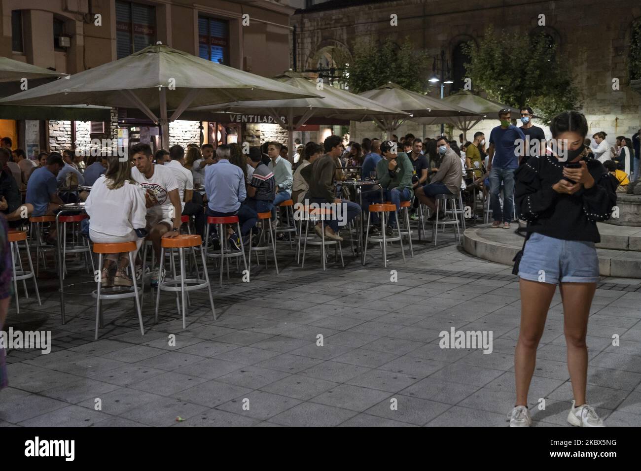 Noche de copas hi-res stock photography and images - Alamy