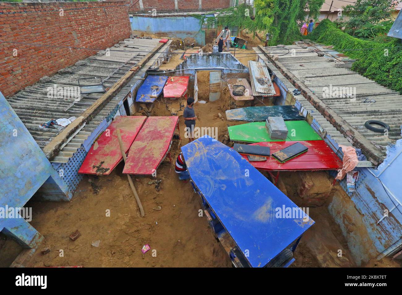 Child laying in sand hi-res stock photography and images - Alamy