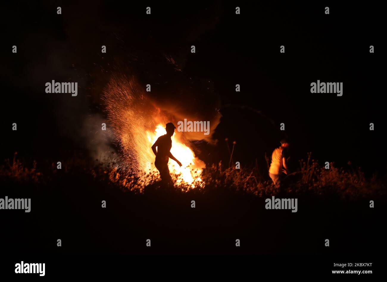 Palestinian protesters calling themselves the 'night confusion units ...