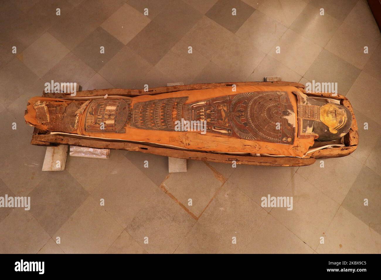 2400 year old mummy hi-res stock photography and images - Alamy