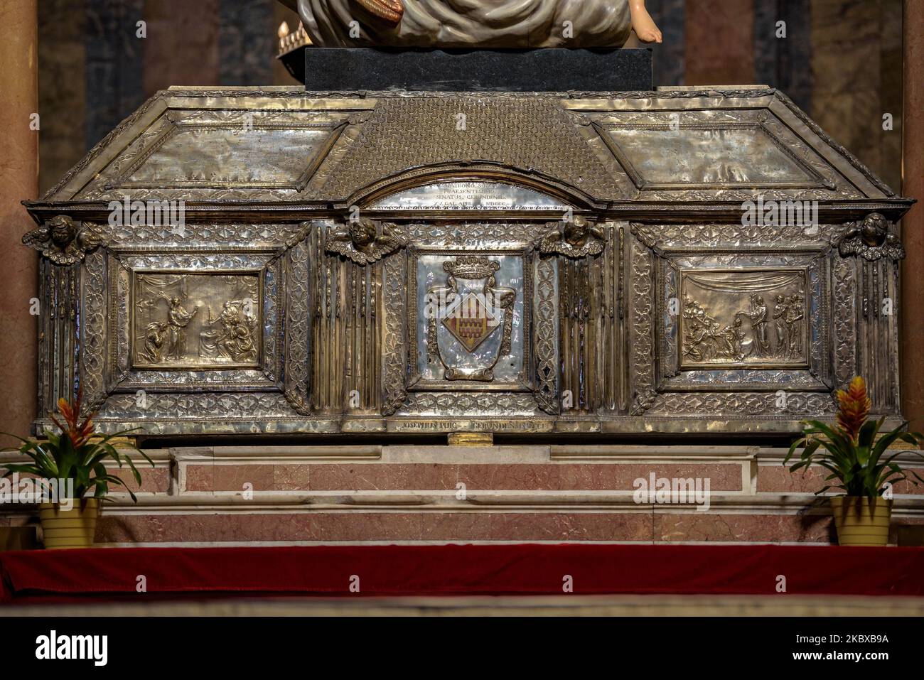 Baroque chapel of Sant Narcís, inside the basilica of Sant Feliu in ...
