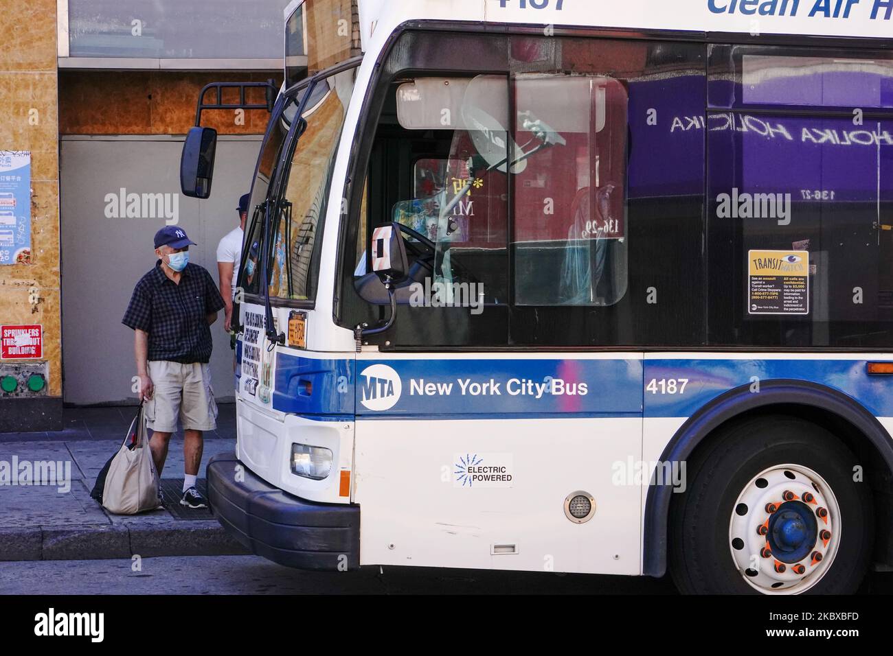 Usa school bus door hi-res stock photography and images - Alamy