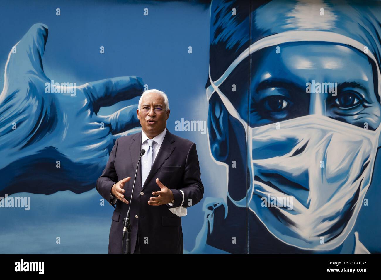 Antonio Costa visits the Eduardo Santos Silva Hospital, in Vila Nova de ...
