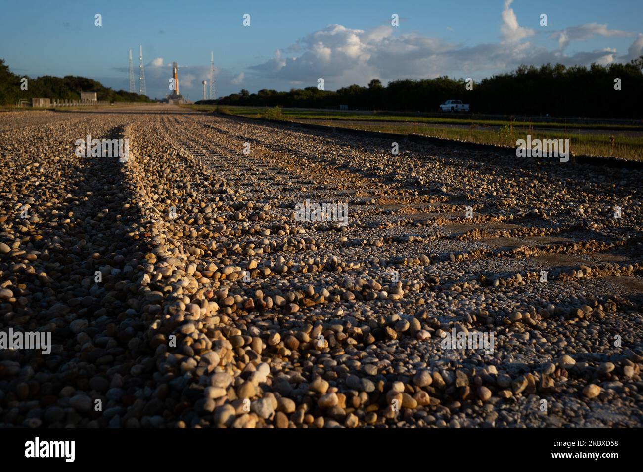 Sls crawlerway hi-res stock photography and images - Alamy