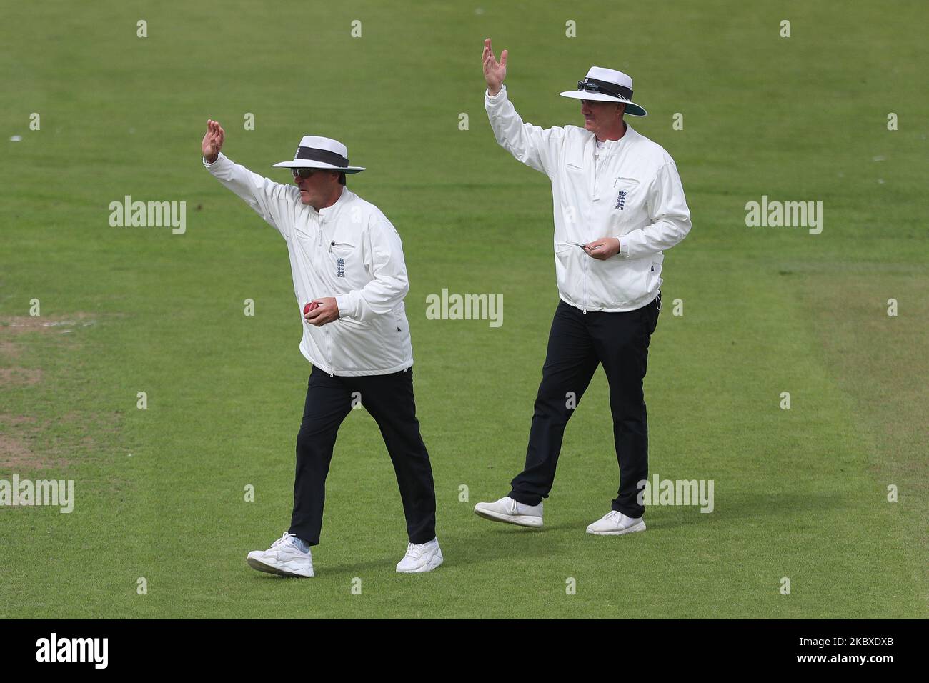 Umpires steve oshaughnessy hi-res stock photography and images - Alamy