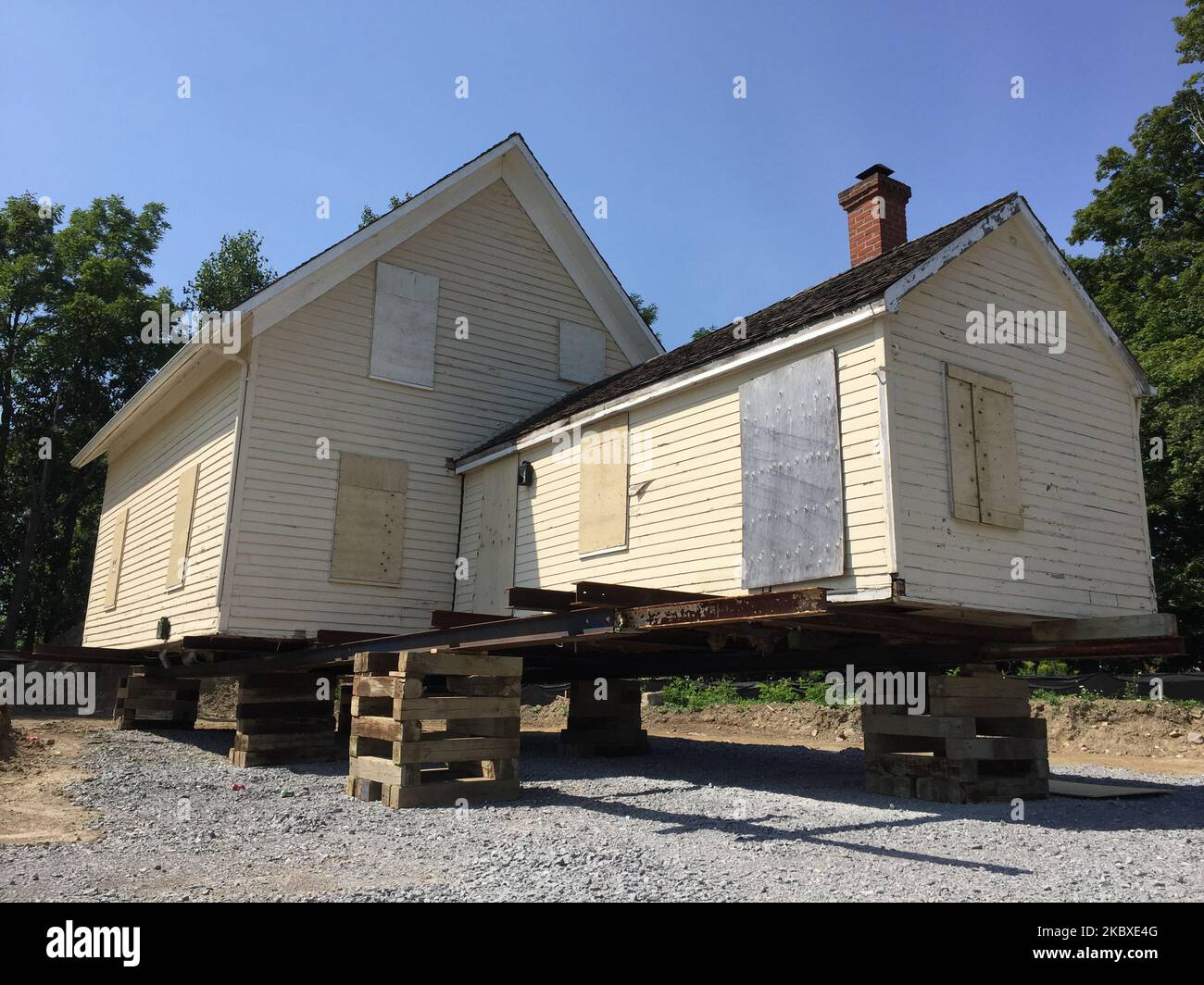 Balloon frame house hi-res stock photography and images - Alamy