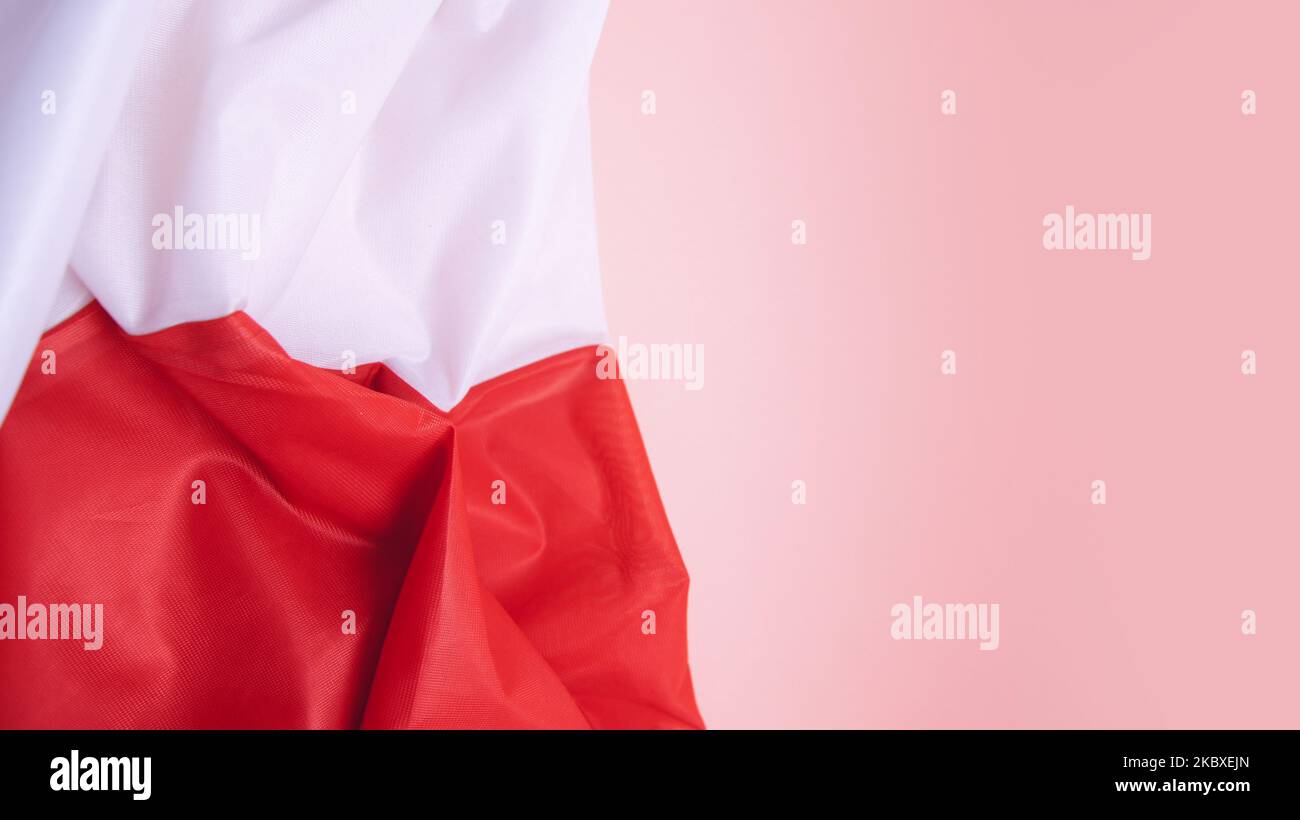 Demonstration white and red banner flag hi-res stock photography and ...