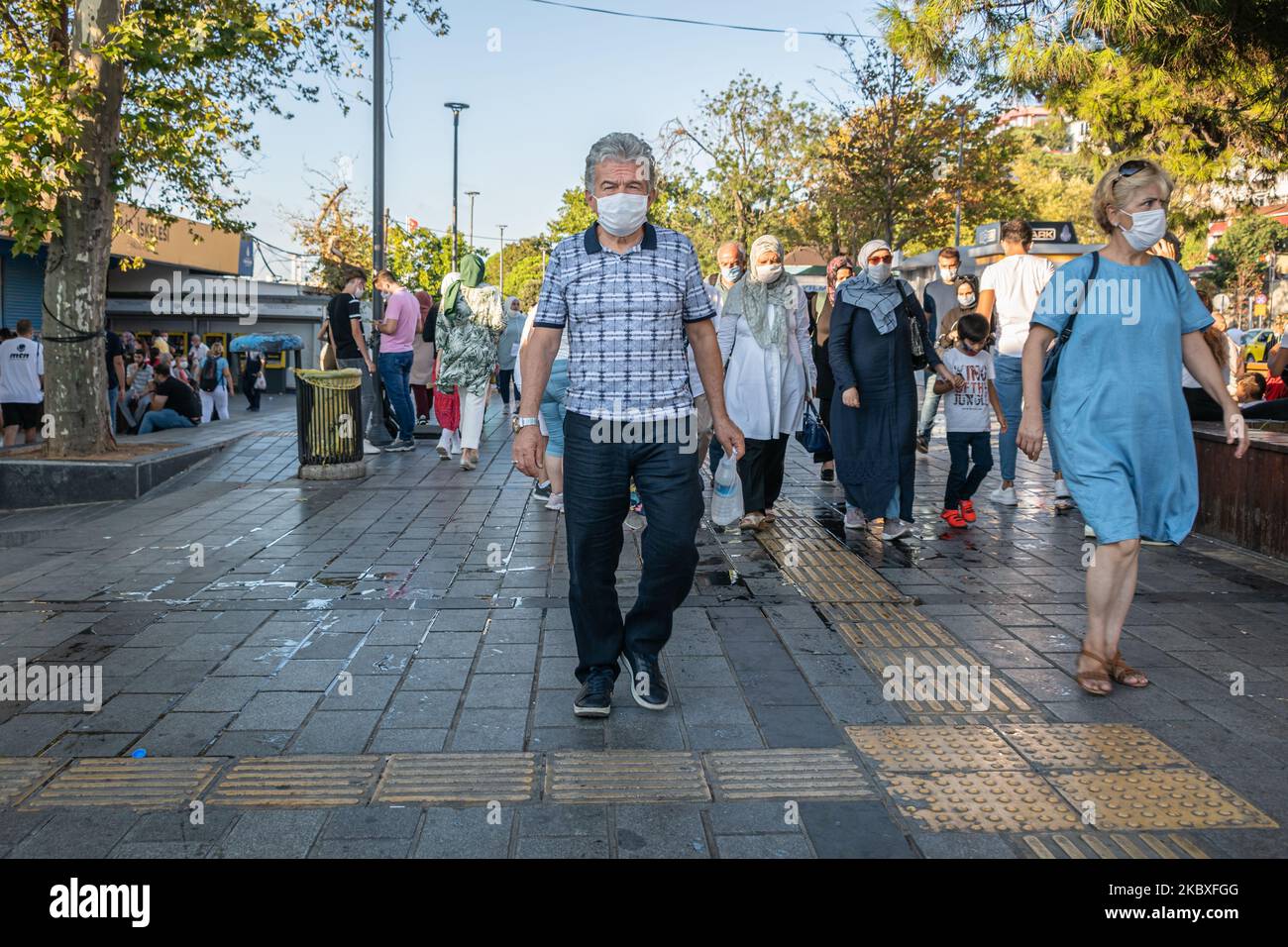 Bosphorus wear face masks hi-res stock photography and images - Alamy