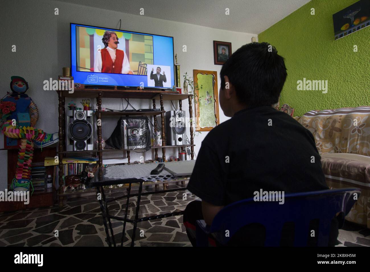 Staggered manner hi-res stock photography and images - Alamy