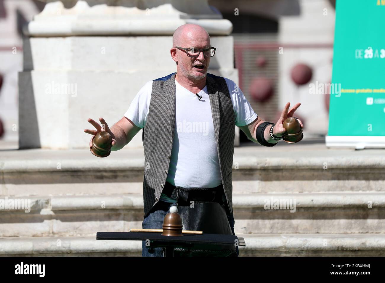 Magician Peter Wardell from Great Britain performs during the Lisboa ...