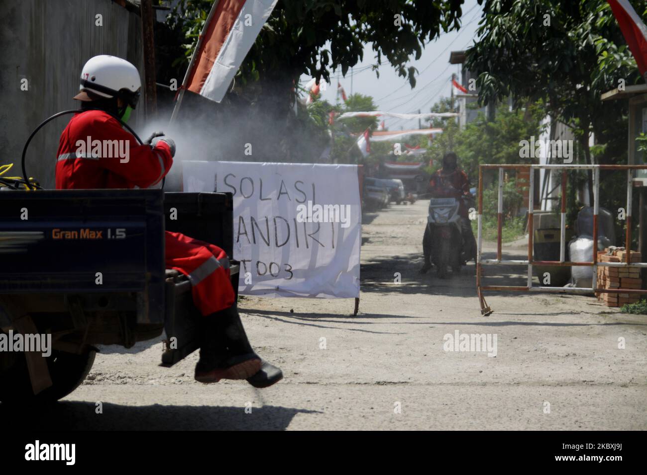 Volunteer of humanitarian organization of Lingkaran Peduli, wearing ...