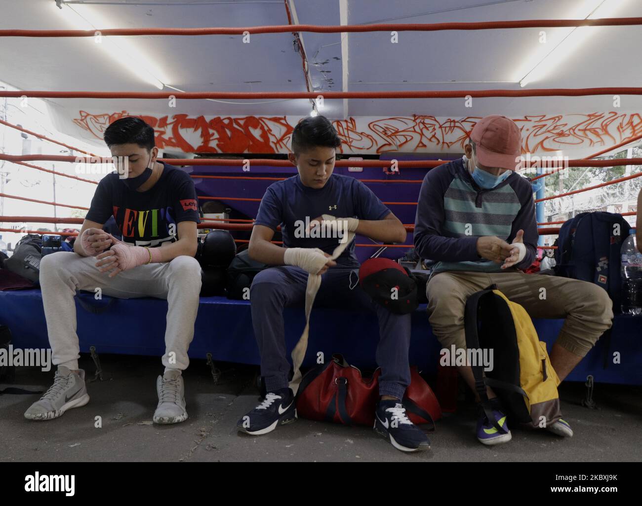 Team curtidores boxing technical school hi-res stock photography and ...