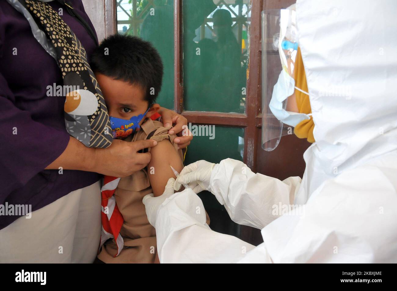 Paramedics of puskesmas kebayoran lama hi-res stock photography and ...