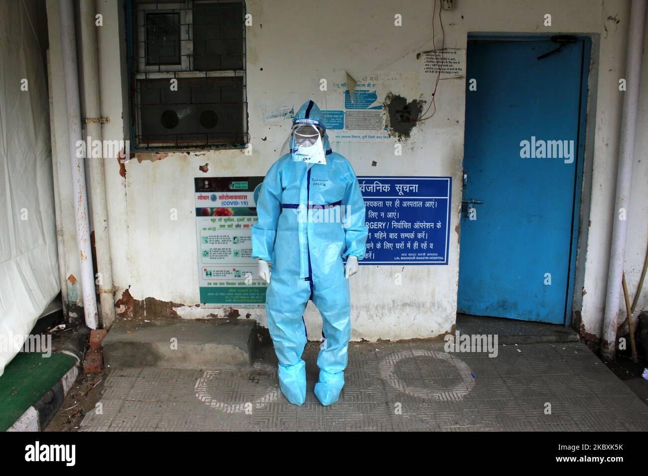 Rapid antigen testing booth hi-res stock photography and images - Alamy