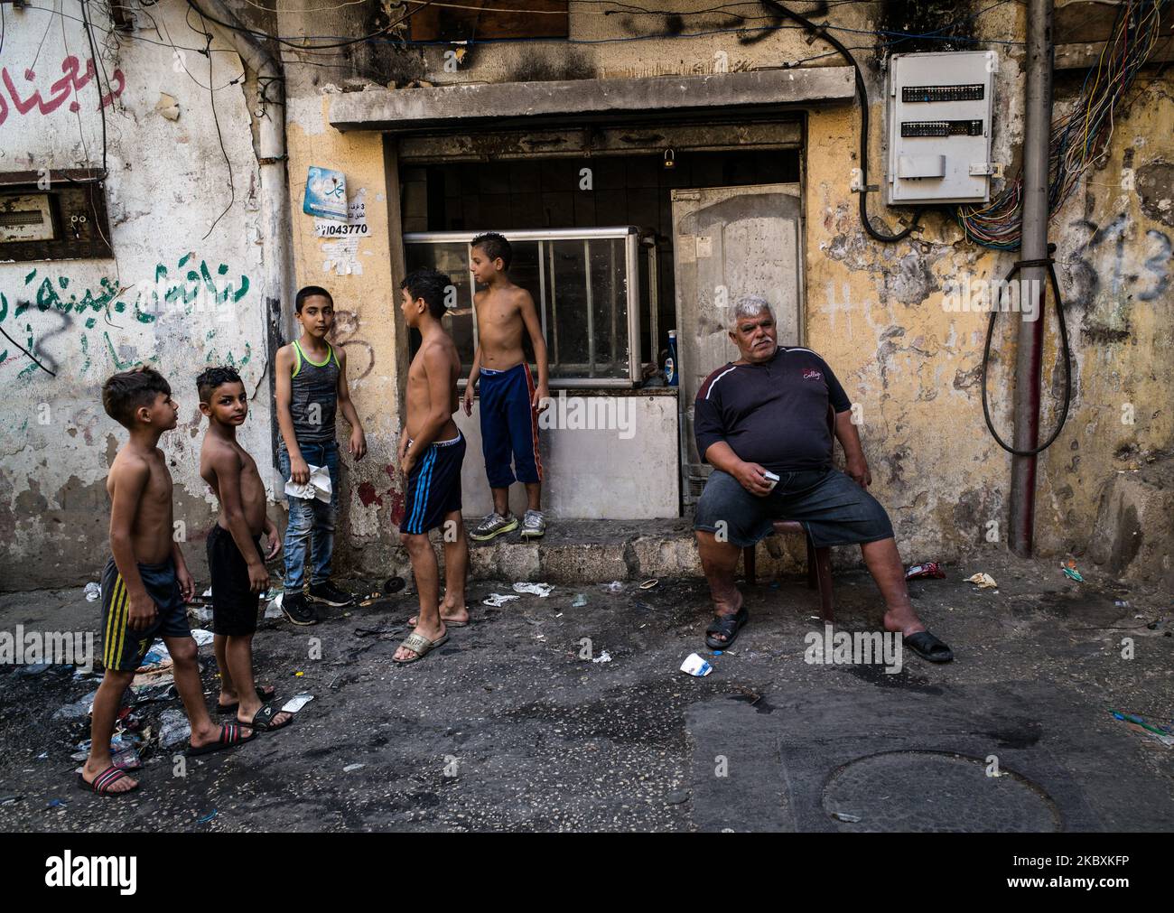 Palestinian refugge camp shatila hi-res stock photography and images ...