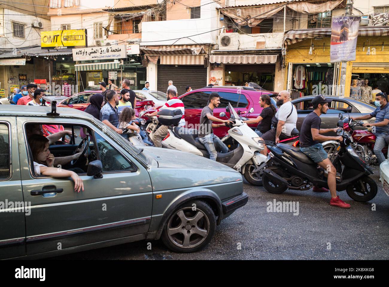 Palestiniasn refugee camp shatila hi-res stock photography and images ...