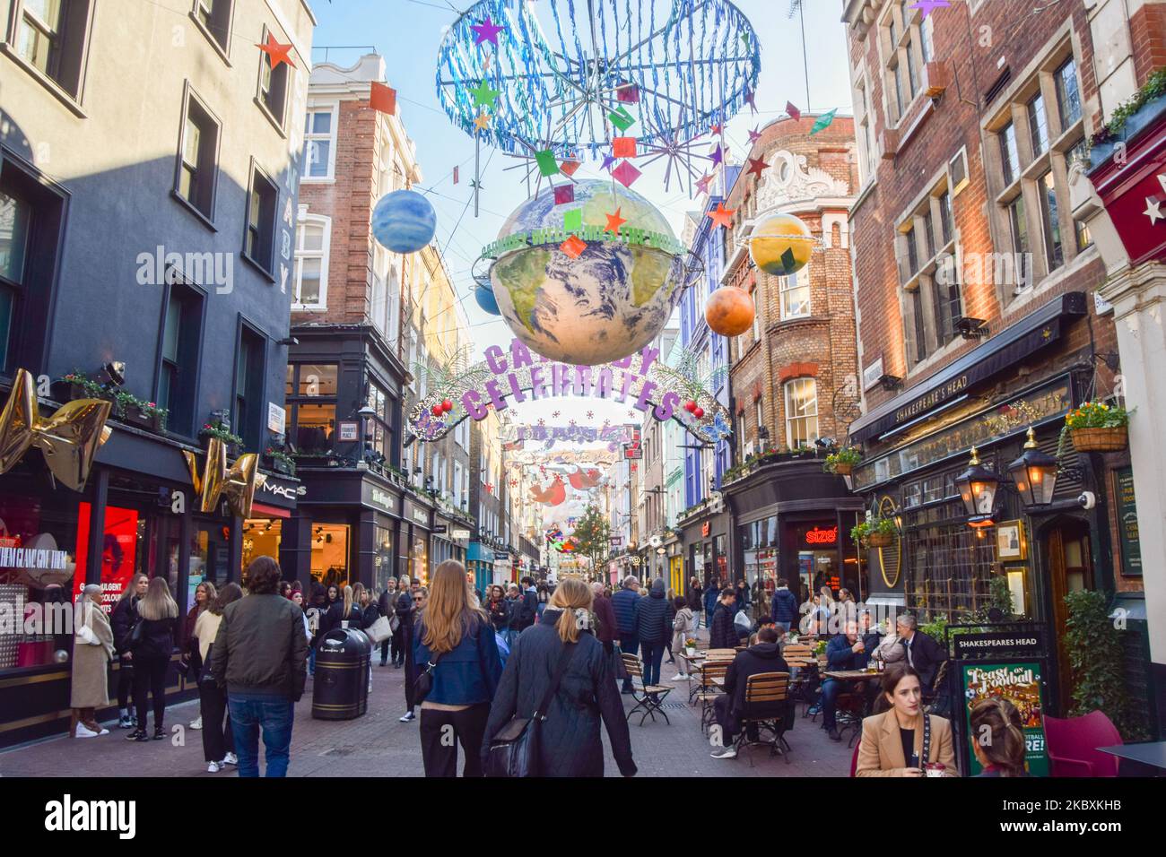 London, UK. 4th November 2022. Christmas decorations in London's iconic ...