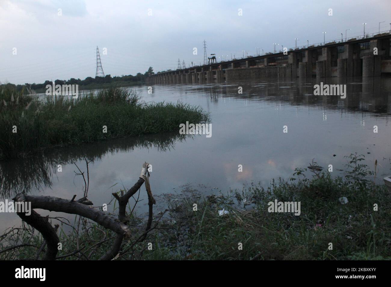 Hathnikund barrage hi-res stock photography and images - Alamy