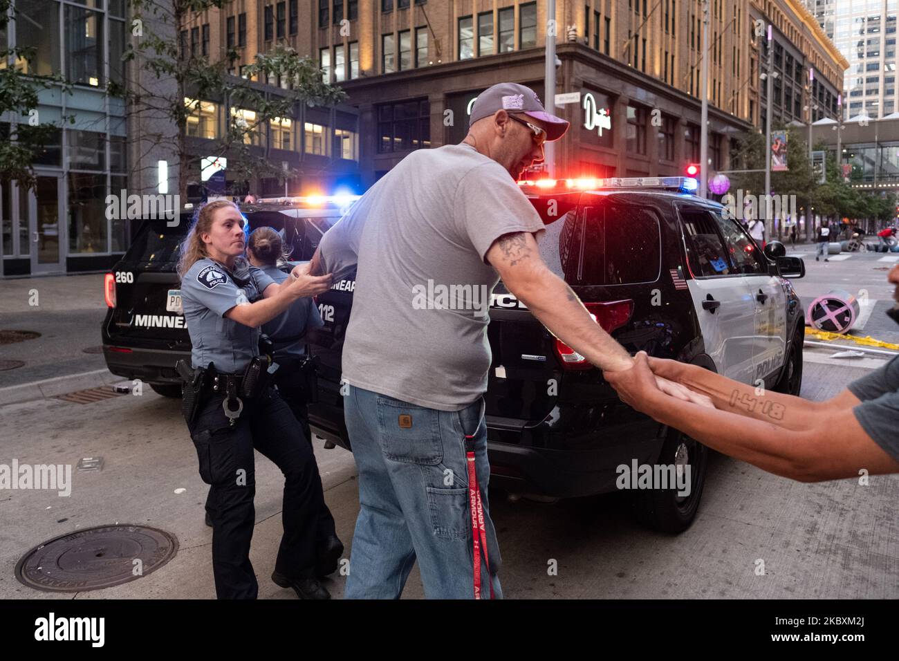 Member crowd being arrested hi-res stock photography and images - Alamy