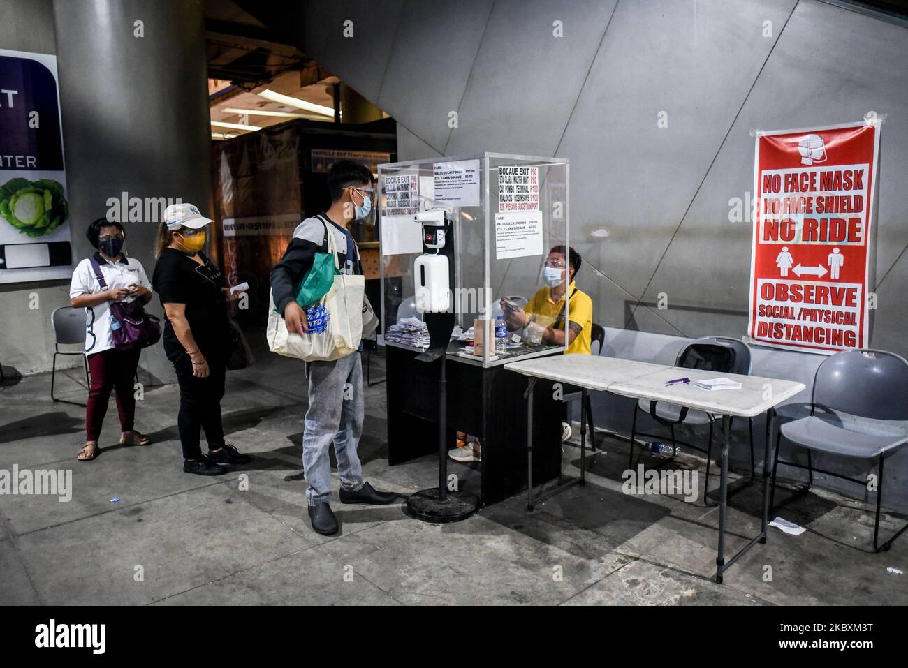 Number 27 bus hi-res stock photography and images - Alamy